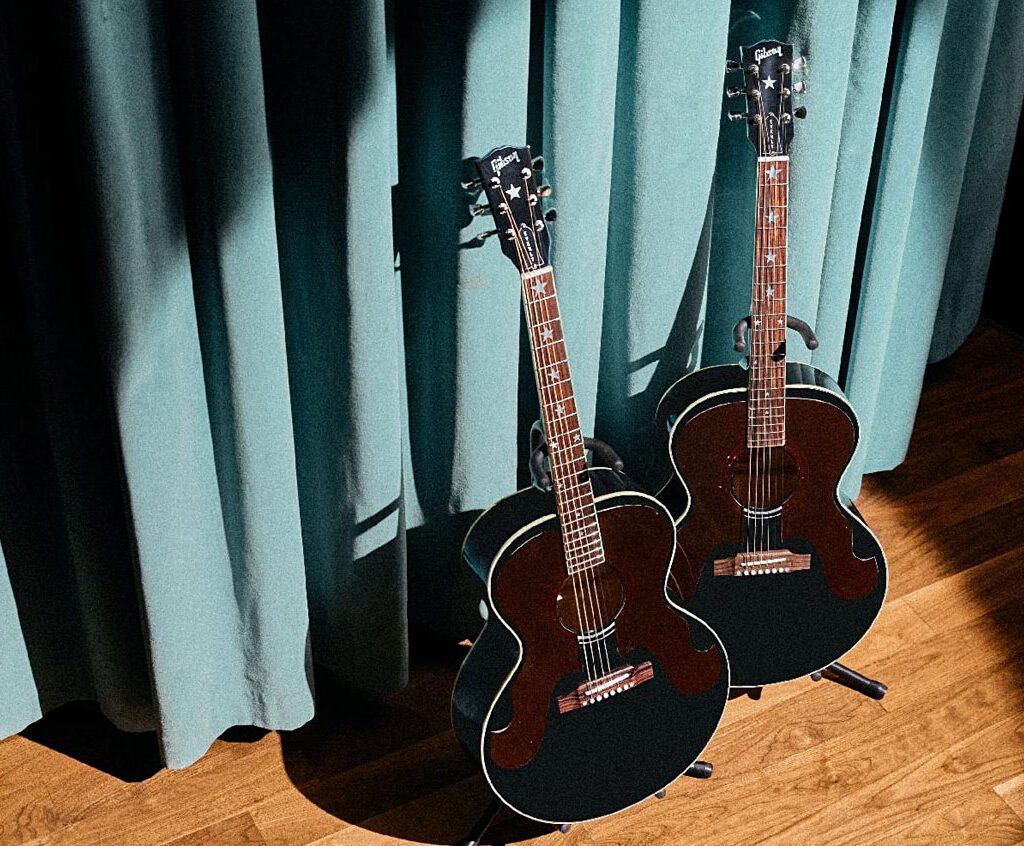 Gibson Announces the Artist Collection Everly Brothers J-180